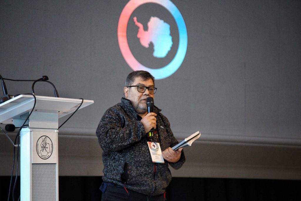 Chile reafirma su liderazgo en la ciencia antártica con exitoso ISAES ...